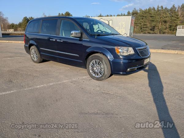 Zils Chrysler town-&-country 2013 Tallina, ar dzinēja tilpumu 3.60 L un nobraukumu 244 tūkst. km par 6000 €, foto 3 vietnē AUTOMOTO.COM.LV