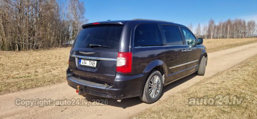 Blue Chrysler town-&-country 2013 in Tallinn, with an engine capacity of 3.60 L and mileage of 355 thousand km for 4100 €, photo 3 on AUTOMOTO.COM.LV