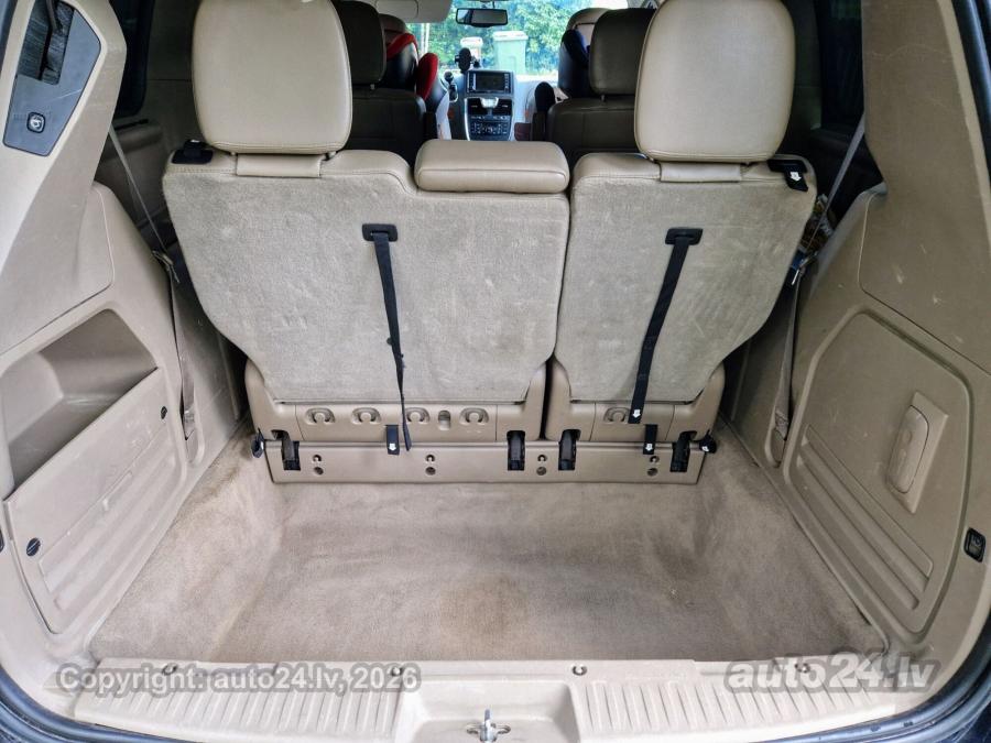 Zils Chrysler town-&-country 2013 Tallina, ar dzinēja tilpumu 3.60 L un nobraukumu 216 tūkst. km par 3999 €, foto 8 vietnē AUTOMOTO.COM.LV