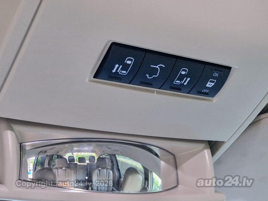 Zils Chrysler town-&-country 2013 Tallina, ar dzinēja tilpumu 3.60 L un nobraukumu 216 tūkst. km par 3999 €, foto 12 vietnē AUTOMOTO.COM.LV