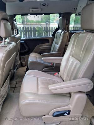 Zils Chrysler town-&-country 2013 Tallina, ar dzinēja tilpumu 3.60 L un nobraukumu 216 tūkst. km par 3999 €, foto 15 vietnē AUTOMOTO.COM.LV