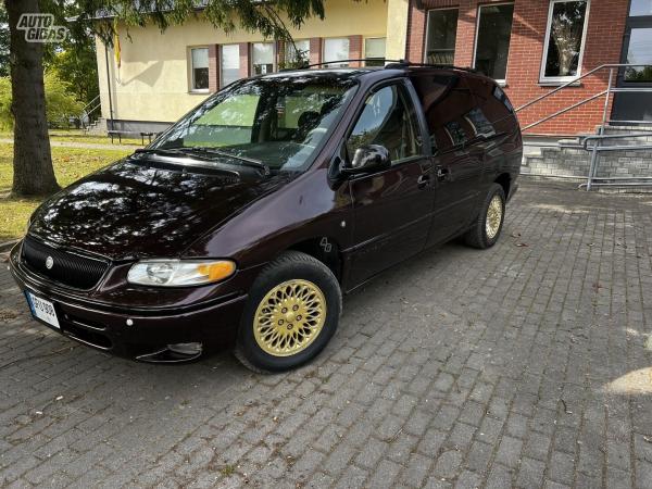 Brown Chrysler town-&-country 1997 in Sirvintos, with an engine capacity of 3.80 L and mileage of 229 thousand km for 2100 €, photo 4 on AUTOMOTO.COM.LV