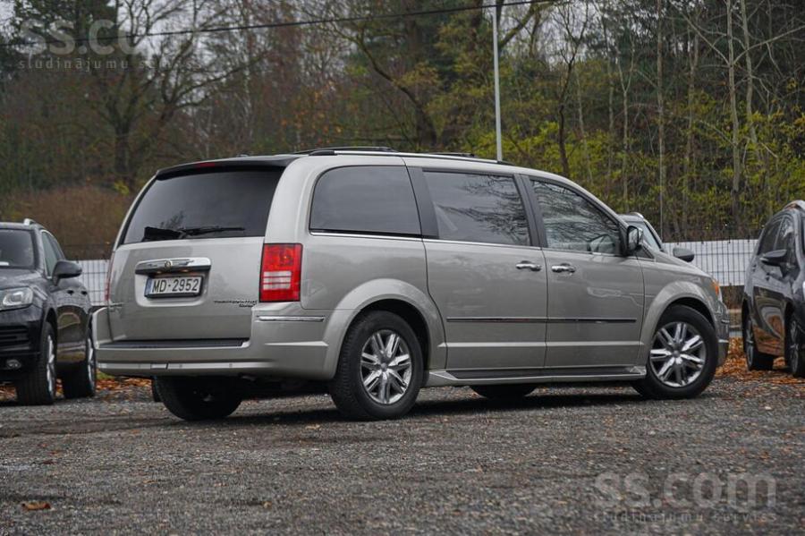 Brūns Chrysler town-&-country 2009 Rīga, ar dzinēja tilpumu 4.00 L un nobraukumu 131 tūkst. km par 3590 €, foto 4 vietnē AUTOMOTO.COM.LV