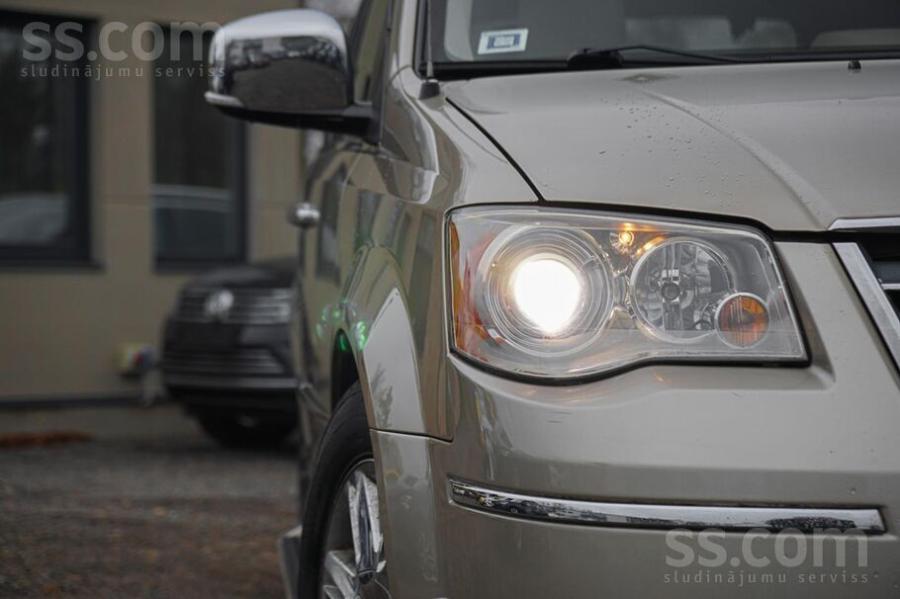 Brūns Chrysler town-&-country 2009 Rīga, ar dzinēja tilpumu 4.00 L un nobraukumu 131 tūkst. km par 3590 €, foto 5 vietnē AUTOMOTO.COM.LV