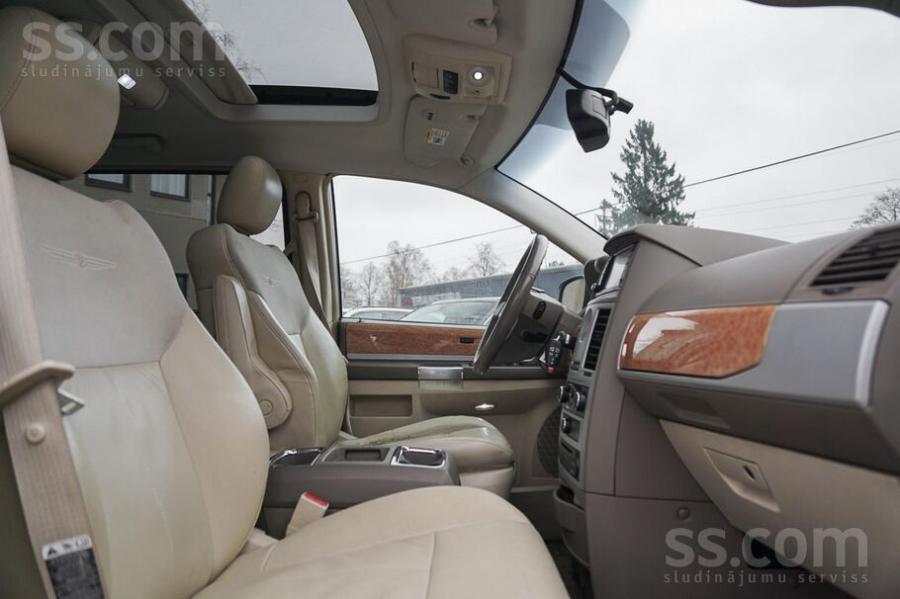 Brūns Chrysler town-&-country 2009 Rīga, ar dzinēja tilpumu 4.00 L un nobraukumu 131 tūkst. km par 3590 €, foto 6 vietnē AUTOMOTO.COM.LV