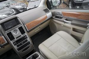 Brūns Chrysler town-&-country 2009 Rīga, ar dzinēja tilpumu 4.00 L un nobraukumu 131 tūkst. km par 3590 €, foto 11 vietnē AUTOMOTO.COM.LV