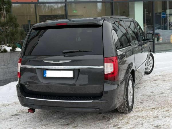 Brūns Chrysler town-&-country 2012 Klaipėda, ar dzinēja tilpumu 3.60 L un nobraukumu 225 tūkst. km par 7800 €, foto 7 vietnē AUTOMOTO.COM.LV