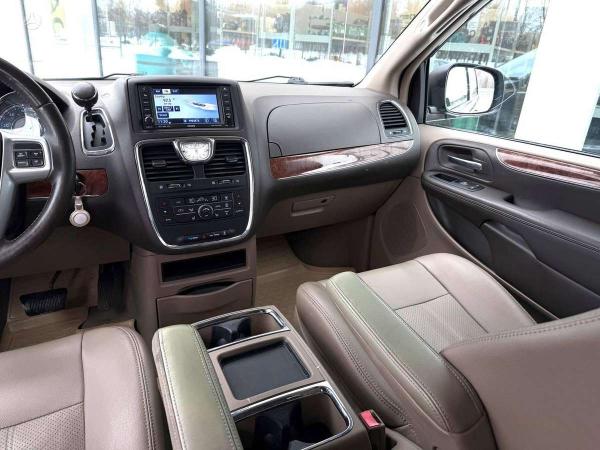 Brūns Chrysler town-&-country 2012 Klaipėda, ar dzinēja tilpumu 3.60 L un nobraukumu 225 tūkst. km par 7800 €, foto 11 vietnē AUTOMOTO.COM.LV