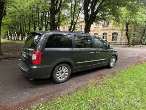 Brūns Chrysler town-&-country 2012 Rīga, ar dzinēja tilpumu 3.60 L un nobraukumu 318 tūkst. km par 5520 €, foto 3 vietnē AUTOMOTO.COM.LV