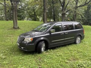 Brūns Chrysler town-&-country 2012 Rīga, ar dzinēja tilpumu 3.60 L un nobraukumu 318 tūkst. km par 5520 €, foto 4 vietnē AUTOMOTO.COM.LV