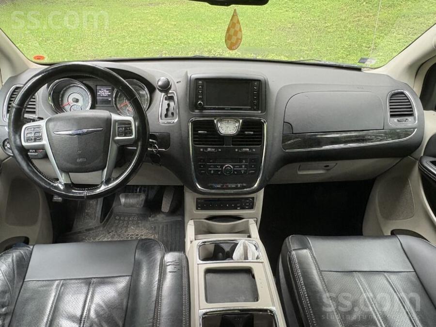 Brūns Chrysler town-&-country 2012 Rīga, ar dzinēja tilpumu 3.60 L un nobraukumu 318 tūkst. km par 5520 €, foto 8 vietnē AUTOMOTO.COM.LV
