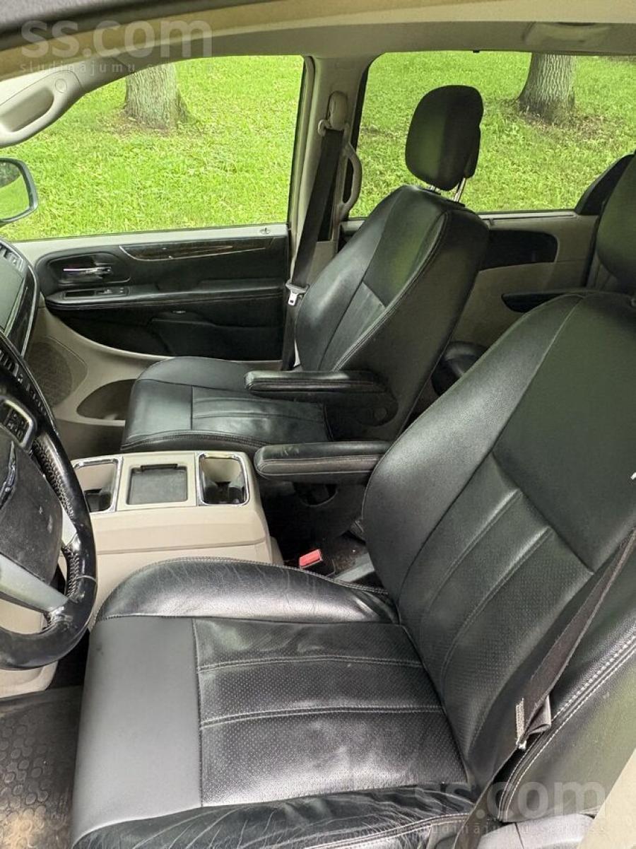Brūns Chrysler town-&-country 2012 Rīga, ar dzinēja tilpumu 3.60 L un nobraukumu 318 tūkst. km par 5520 €, foto 11 vietnē AUTOMOTO.COM.LV