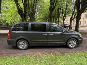 Brūns Chrysler town-&-country 2012 Rīga, ar dzinēja tilpumu 3.60 L un nobraukumu 318 tūkst. km par 5520 €, foto 13 vietnē AUTOMOTO.COM.LV