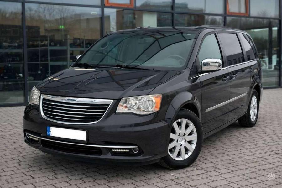 Brūns Chrysler town-&-country 2012 Klaipėda, ar dzinēja tilpumu 3.60 L un nobraukumu 225 tūkst. km par 7700 €, foto 3 vietnē AUTOMOTO.COM.LV