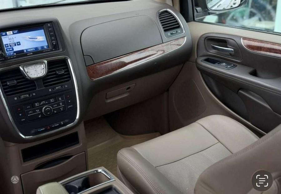 Brūns Chrysler town-&-country 2012 Klaipėda, ar dzinēja tilpumu 3.60 L un nobraukumu 225 tūkst. km par 7700 €, foto 13 vietnē AUTOMOTO.COM.LV
