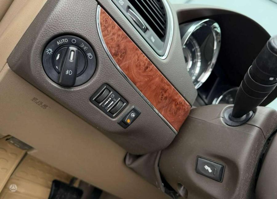 Brūns Chrysler town-&-country 2012 Klaipėda, ar dzinēja tilpumu 3.60 L un nobraukumu 225 tūkst. km par 7700 €, foto 20 vietnē AUTOMOTO.COM.LV