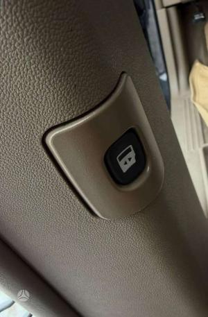Brūns Chrysler town-&-country 2012 Klaipėda, ar dzinēja tilpumu 3.60 L un nobraukumu 225 tūkst. km par 7700 €, foto 25 vietnē AUTOMOTO.COM.LV
