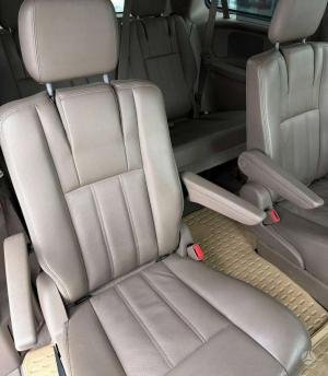 Brūns Chrysler town-&-country 2012 Klaipėda, ar dzinēja tilpumu 3.60 L un nobraukumu 225 tūkst. km par 7700 €, foto 27 vietnē AUTOMOTO.COM.LV