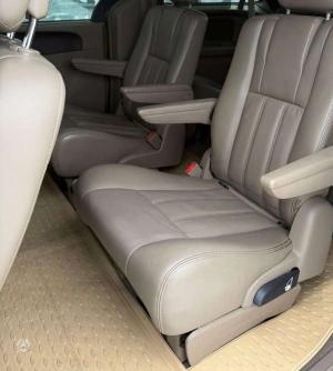 Brūns Chrysler town-&-country 2012 Klaipėda, ar dzinēja tilpumu 3.60 L un nobraukumu 225 tūkst. km par 7700 €, foto 28 vietnē AUTOMOTO.COM.LV