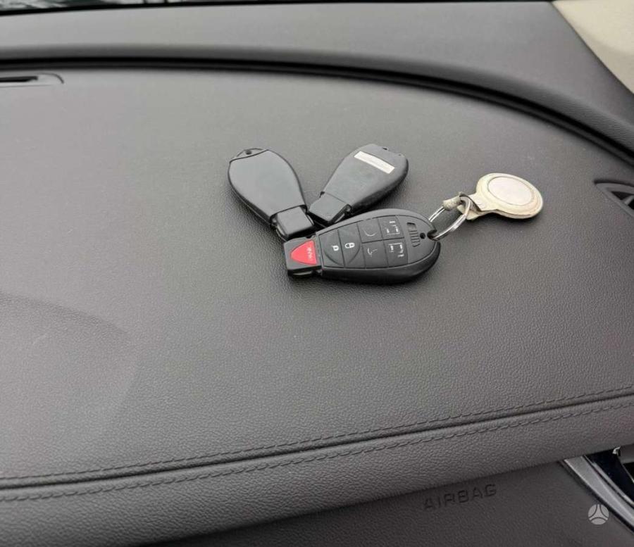 Brūns Chrysler town-&-country 2012 Klaipėda, ar dzinēja tilpumu 3.60 L un nobraukumu 225 tūkst. km par 7700 €, foto 31 vietnē AUTOMOTO.COM.LV