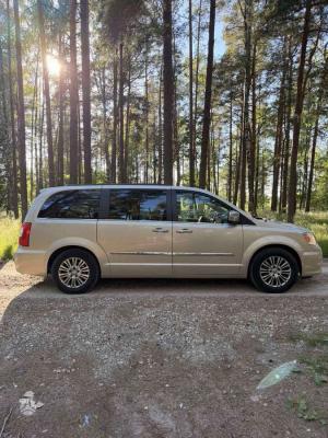 Brūns Chrysler town-&-country 2013 Šilutė, ar dzinēja tilpumu 3.60 L un nobraukumu 297 tūkst. km par 5500 €, foto 4 vietnē AUTOMOTO.COM.LV