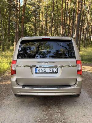 Brūns Chrysler town-&-country 2013 Šilutė, ar dzinēja tilpumu 3.60 L un nobraukumu 297 tūkst. km par 5500 €, foto 5 vietnē AUTOMOTO.COM.LV