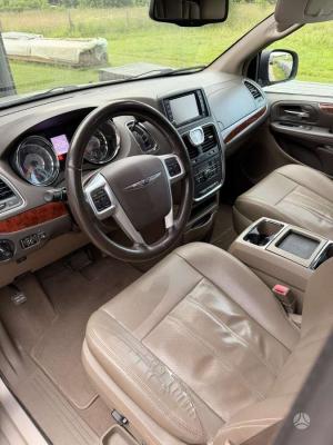 Brūns Chrysler town-&-country 2013 Šilutė, ar dzinēja tilpumu 3.60 L un nobraukumu 297 tūkst. km par 5500 €, foto 8 vietnē AUTOMOTO.COM.LV