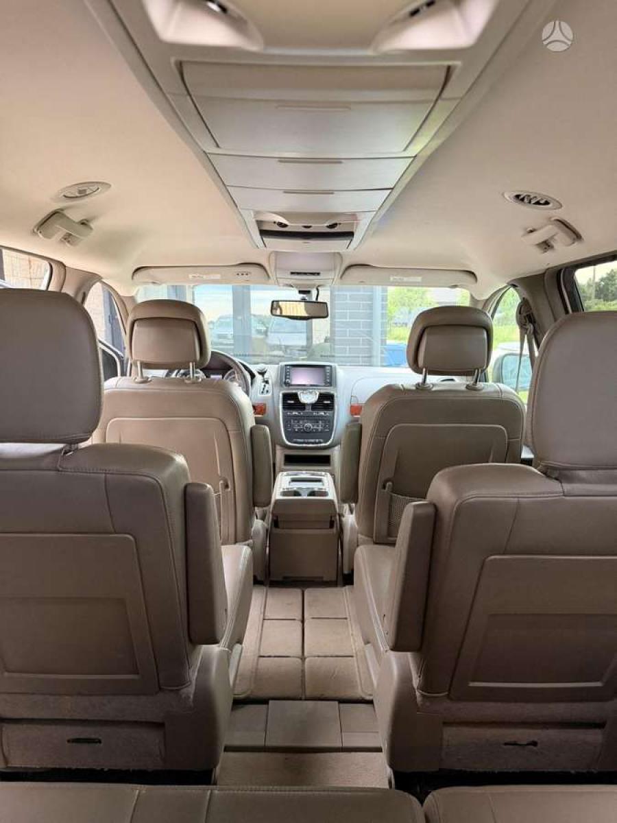 Brūns Chrysler town-&-country 2013 Šilutė, ar dzinēja tilpumu 3.60 L un nobraukumu 297 tūkst. km par 5500 €, foto 10 vietnē AUTOMOTO.COM.LV