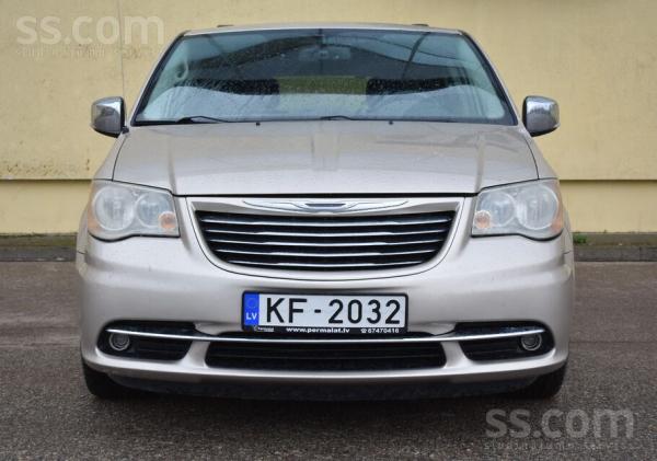 Brown Chrysler town-&-country 2014 in Talsi, with an engine capacity of 3.60 L and mileage of 215 thousand km for 3700 €, photo 4 on AUTOMOTO.COM.LV