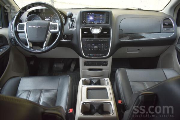 Brown Chrysler town-&-country 2014 in Talsi, with an engine capacity of 3.60 L and mileage of 215 thousand km for 3700 €, photo 8 on AUTOMOTO.COM.LV