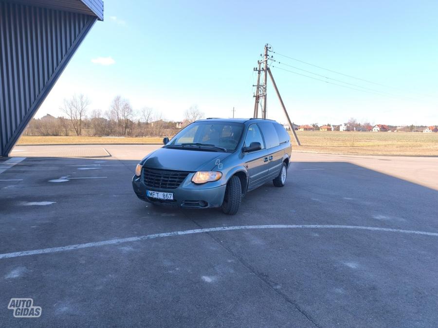 Zaļš Chrysler town-&-country 2005 Šauļi, ar dzinēja tilpumu 3.80 L un nobraukumu 198 tūkst. km par 950 €, foto 1 vietnē AUTOMOTO.COM.LV