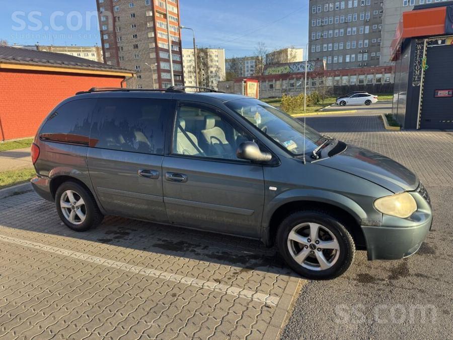 Zaļš Chrysler town-&-country 2006 Rīga, ar dzinēja tilpumu 3.30 L un nobraukumu 179 tūkst. km par 800 €, foto 1 vietnē AUTOMOTO.COM.LV