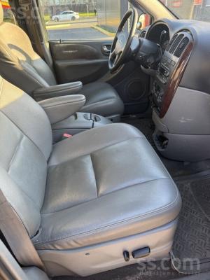 Zaļš Chrysler town-&-country 2006 Rīga, ar dzinēja tilpumu 3.30 L un nobraukumu 179 tūkst. km par 800 €, foto 12 vietnē AUTOMOTO.COM.LV