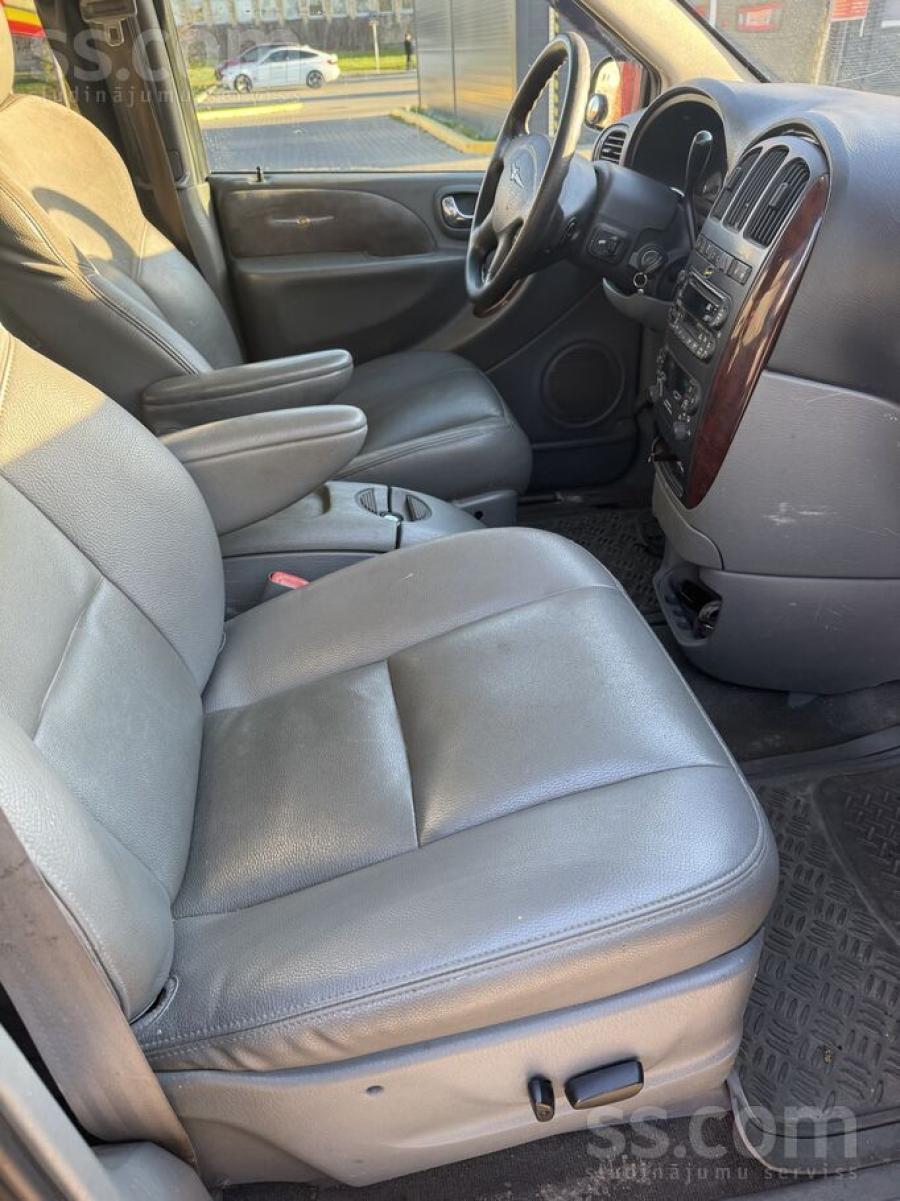 Zaļš Chrysler town-&-country 2006 Rīga, ar dzinēja tilpumu 3.30 L un nobraukumu 179 tūkst. km par 800 €, foto 12 vietnē AUTOMOTO.COM.LV