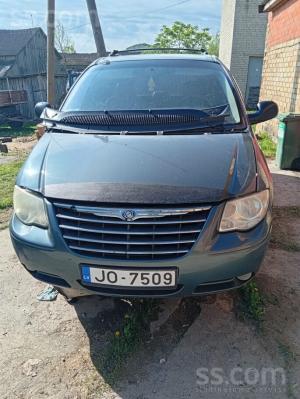 Green Chrysler town-&-country 2006 in Riga, with an engine capacity of 3.30 L and mileage of 285 thousand km for 800 €, photo  on AUTOMOTO.COM.LV