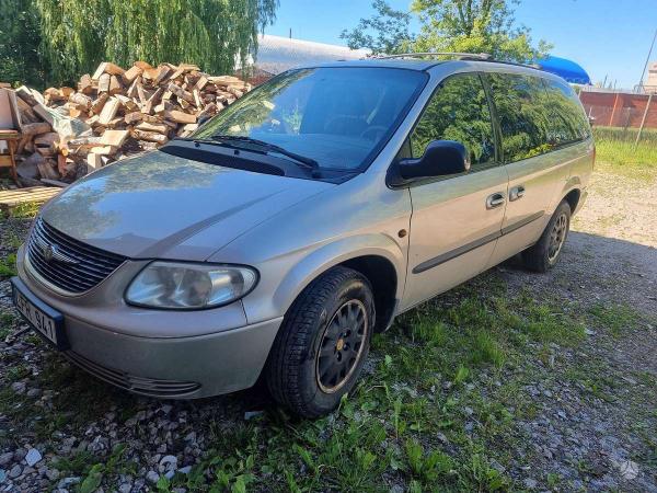Grey Chrysler town-&-country 2003 in Siauliai, with an engine capacity of 3.30 L and mileage of 350 thousand km for 480 €, photo 3 on AUTOMOTO.COM.LV