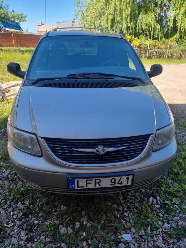 Grey Chrysler town-&-country 2003 in Siauliai, with an engine capacity of 3.30 L and mileage of 350 thousand km for 480 €, photo 5 on AUTOMOTO.COM.LV