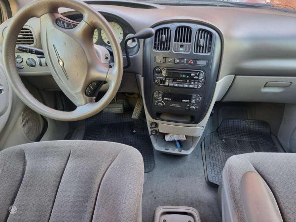 Grey Chrysler town-&-country 2003 in Siauliai, with an engine capacity of 3.30 L and mileage of 350 thousand km for 480 €, photo 6 on AUTOMOTO.COM.LV