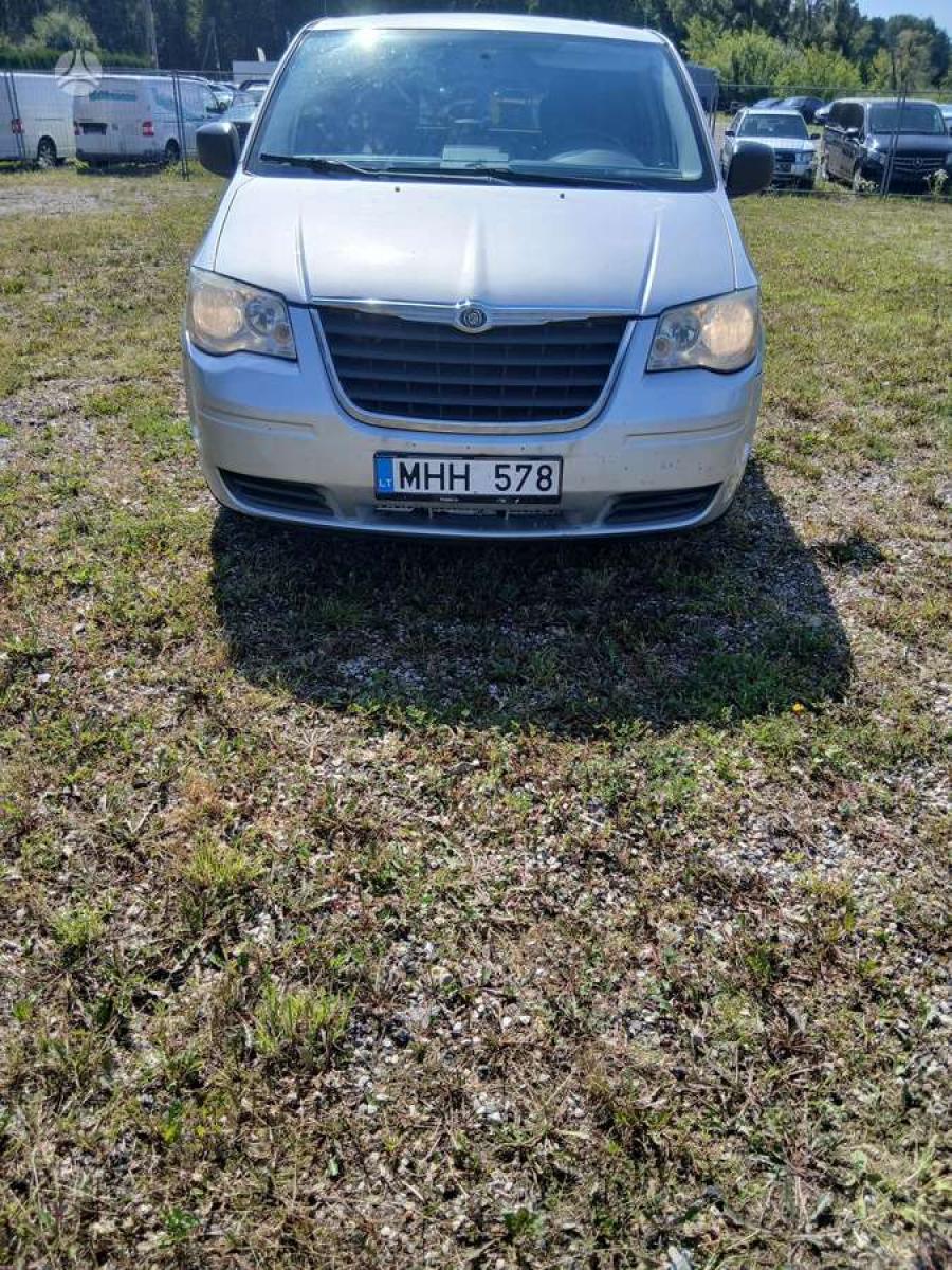 Pelēks Chrysler town-&-country 2008 Utena, ar dzinēja tilpumu 0.00 L un nobraukumu 308 tūkst. km par 2400 €, foto 4 vietnē AUTOMOTO.COM.LV