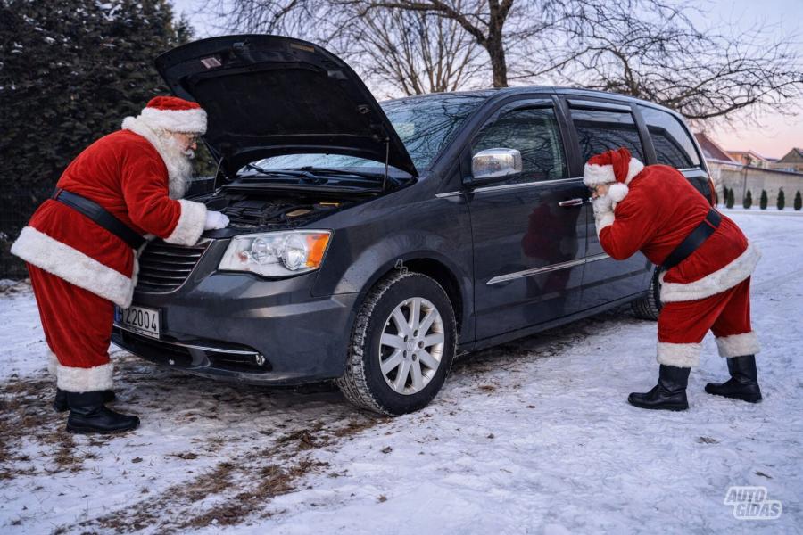 Серый Крайслер Таун Кантри 2012 в Паневежис, объемом двигателя 3.60 л и пробегом 231 тыс. км за 6500 €, фото 1 на AUTOMOTO.COM.LV