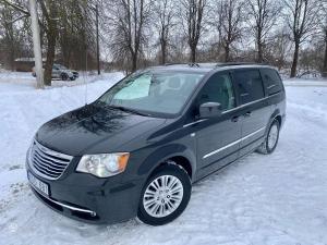 Pelēks Chrysler town-&-country 2012 Šauļi, ar dzinēja tilpumu 3.60 L un nobraukumu 300 tūkst. km par 6950 €, foto  vietnē AUTOMOTO.COM.LV