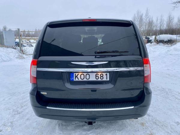 Pelēks Chrysler town-&-country 2012 Šauļi, ar dzinēja tilpumu 3.60 L un nobraukumu 300 tūkst. km par 6950 €, foto 5 vietnē AUTOMOTO.COM.LV