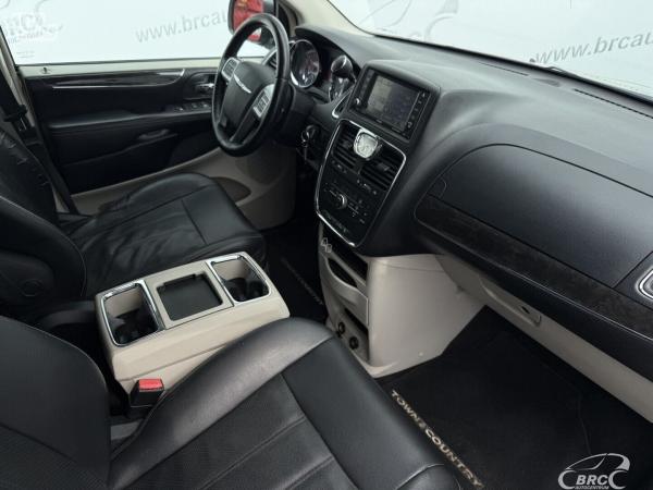 Grey Chrysler town-&-country 2012 in Avizieniai, with an engine capacity of 3.60 L and mileage of 271 thousand km for 5900 €, photo 8 on AUTOMOTO.COM.LV