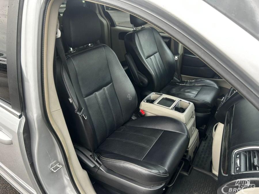 Pelēks Chrysler town-&-country 2012 Avižieniai, ar dzinēja tilpumu 3.60 L un nobraukumu 374 tūkst. km par 5700 €, foto 8 vietnē AUTOMOTO.COM.LV