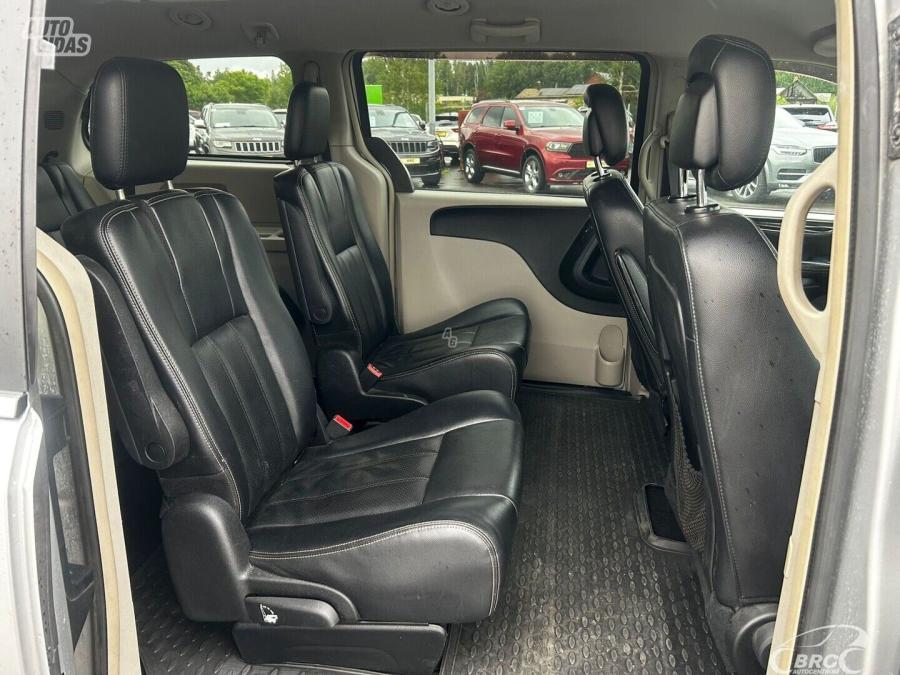 Pelēks Chrysler town-&-country 2012 Avižieniai, ar dzinēja tilpumu 3.60 L un nobraukumu 374 tūkst. km par 5700 €, foto 11 vietnē AUTOMOTO.COM.LV