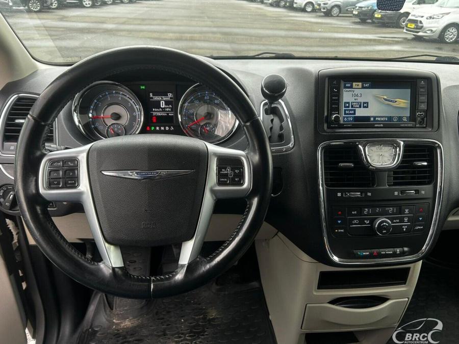 Pelēks Chrysler town-&-country 2012 Avižieniai, ar dzinēja tilpumu 3.60 L un nobraukumu 374 tūkst. km par 5700 €, foto 13 vietnē AUTOMOTO.COM.LV