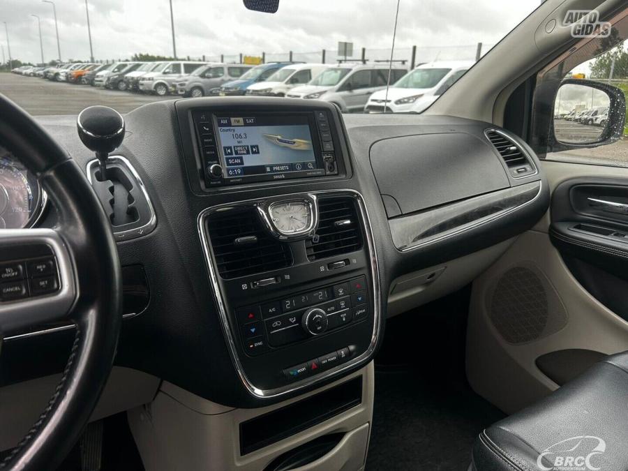 Pelēks Chrysler town-&-country 2012 Avižieniai, ar dzinēja tilpumu 3.60 L un nobraukumu 374 tūkst. km par 5700 €, foto 16 vietnē AUTOMOTO.COM.LV