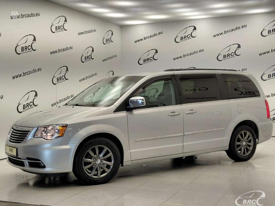 Pelēks Chrysler town-&-country 2012 Viļņa, ar dzinēja tilpumu 3.60 L un nobraukumu 374 tūkst. km par 4900 €, foto 1 vietnē AUTOMOTO.COM.LV