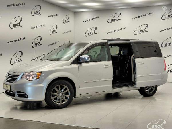 Pelēks Chrysler town-&-country 2012 Viļņa, ar dzinēja tilpumu 3.60 L un nobraukumu 374 tūkst. km par 4900 €, foto 4 vietnē AUTOMOTO.COM.LV
