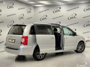 Pelēks Chrysler town-&-country 2012 Viļņa, ar dzinēja tilpumu 3.60 L un nobraukumu 374 tūkst. km par 4900 €, foto 7 vietnē AUTOMOTO.COM.LV